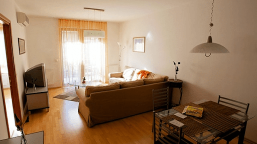 Things You Need When Moving Out Of Your Parents House (+Checklist)